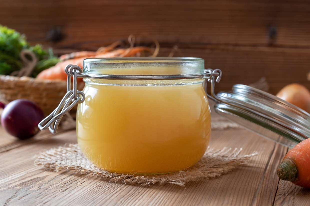 The difference between broth, stock and bone broth