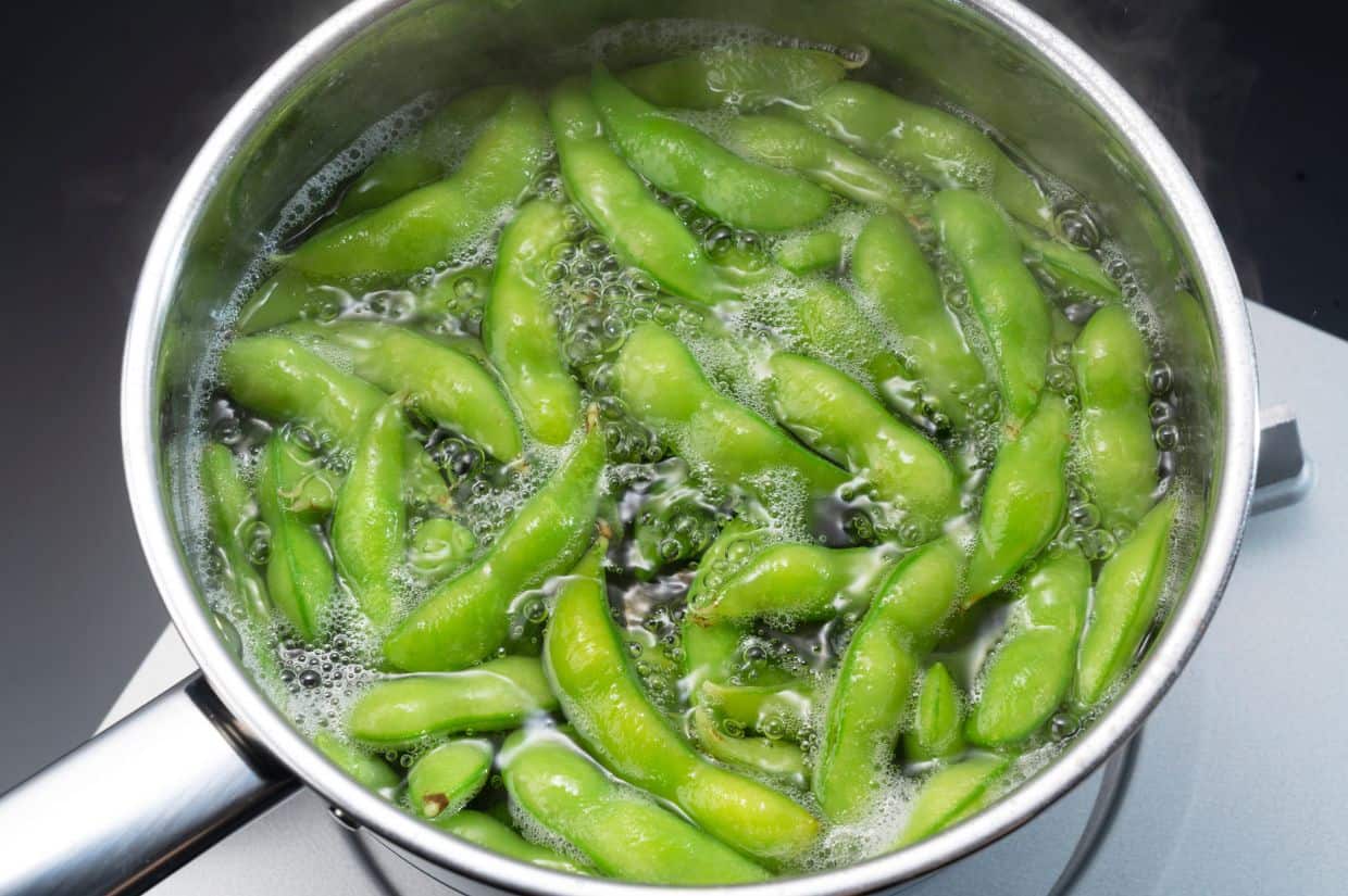 How to reheat edamame: 4 easy methods